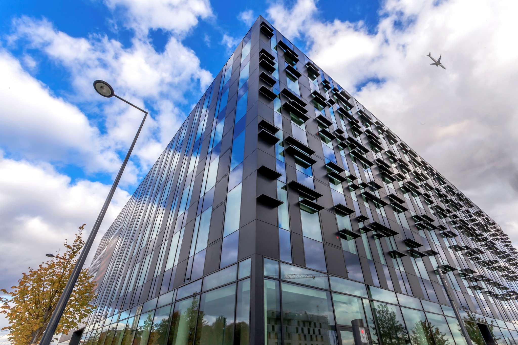 Aménagement mobilier du siège ADP Group, à Roissy et Orly