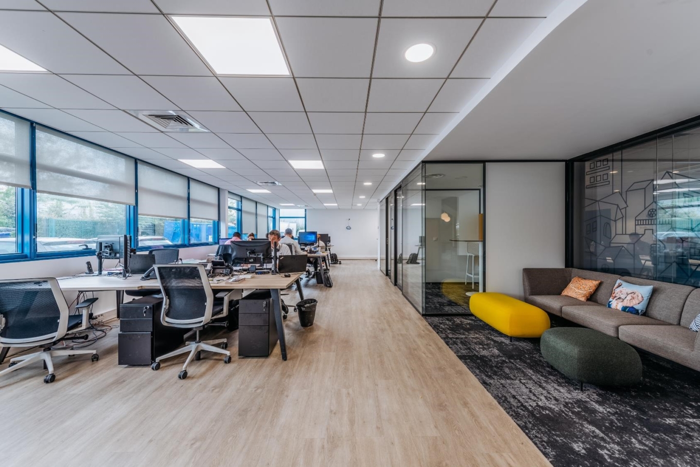 Le Village by Arch Design : Showroom design, bureaux aménagés, mobilier moderne - ARCH.DESIGN